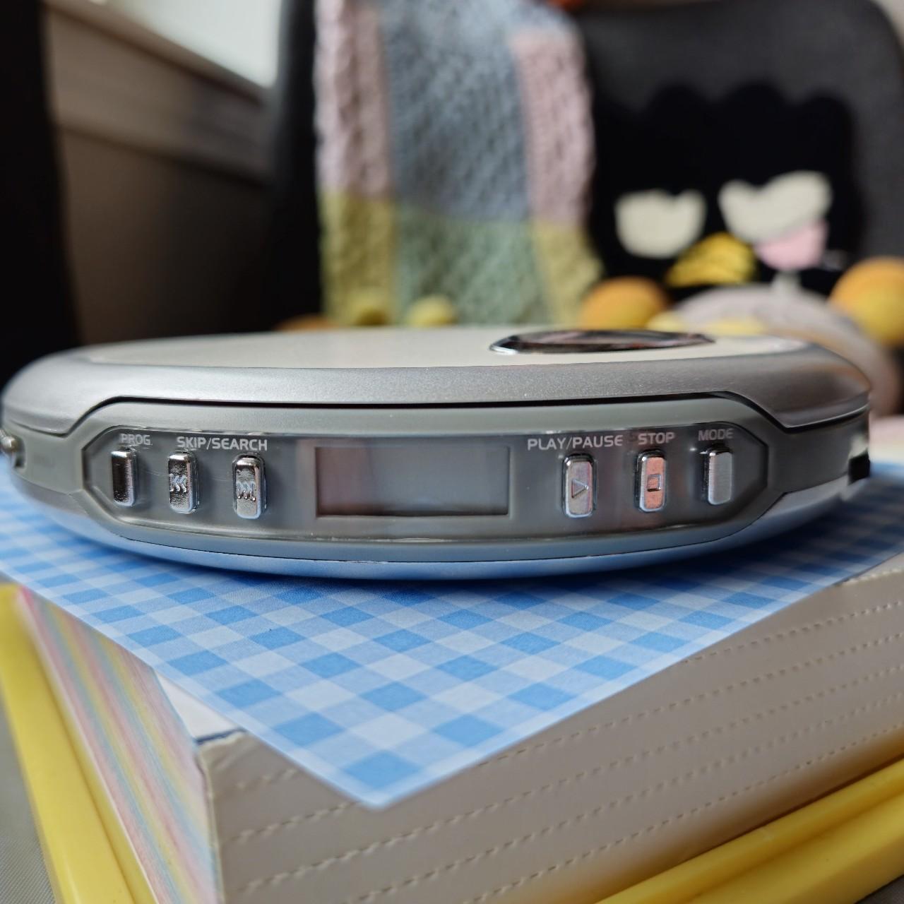 Curtis Compact disc player - 2000s CD player in... - Depop