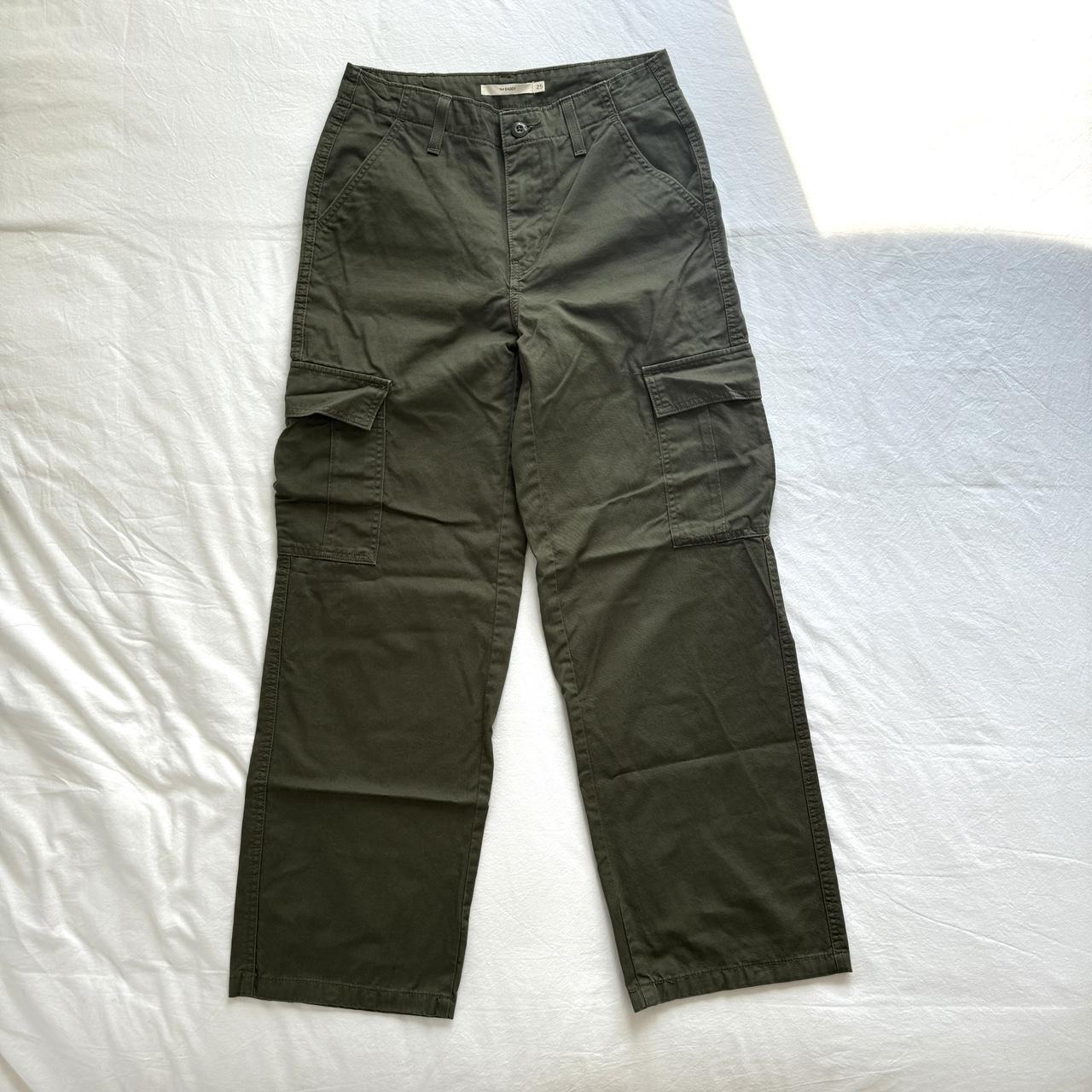 Levi’s Green 94 Baggy Cargo Pants - like new - open... - Depop