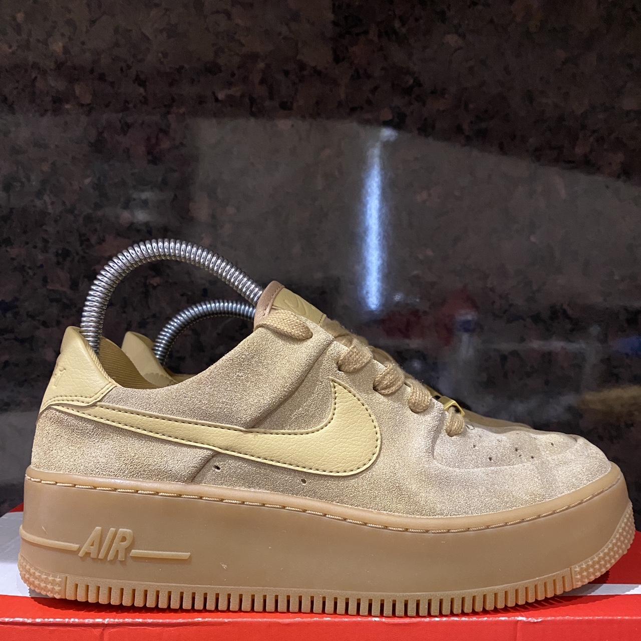 Nike Women's Trainers | Depop