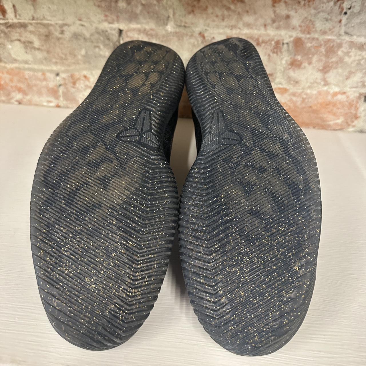 Kobe mamba rage gold stars Uk9.5/us10.5/eu44.5 Style... - Depop