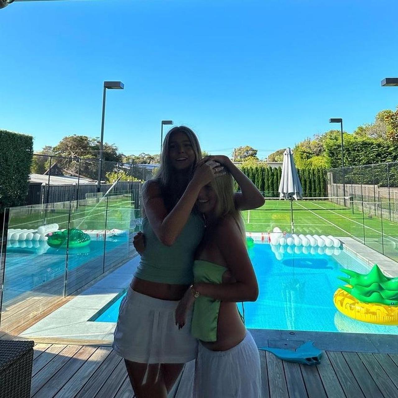 MR WINSTON archie tie top fits size 6-10 barely... - Depop