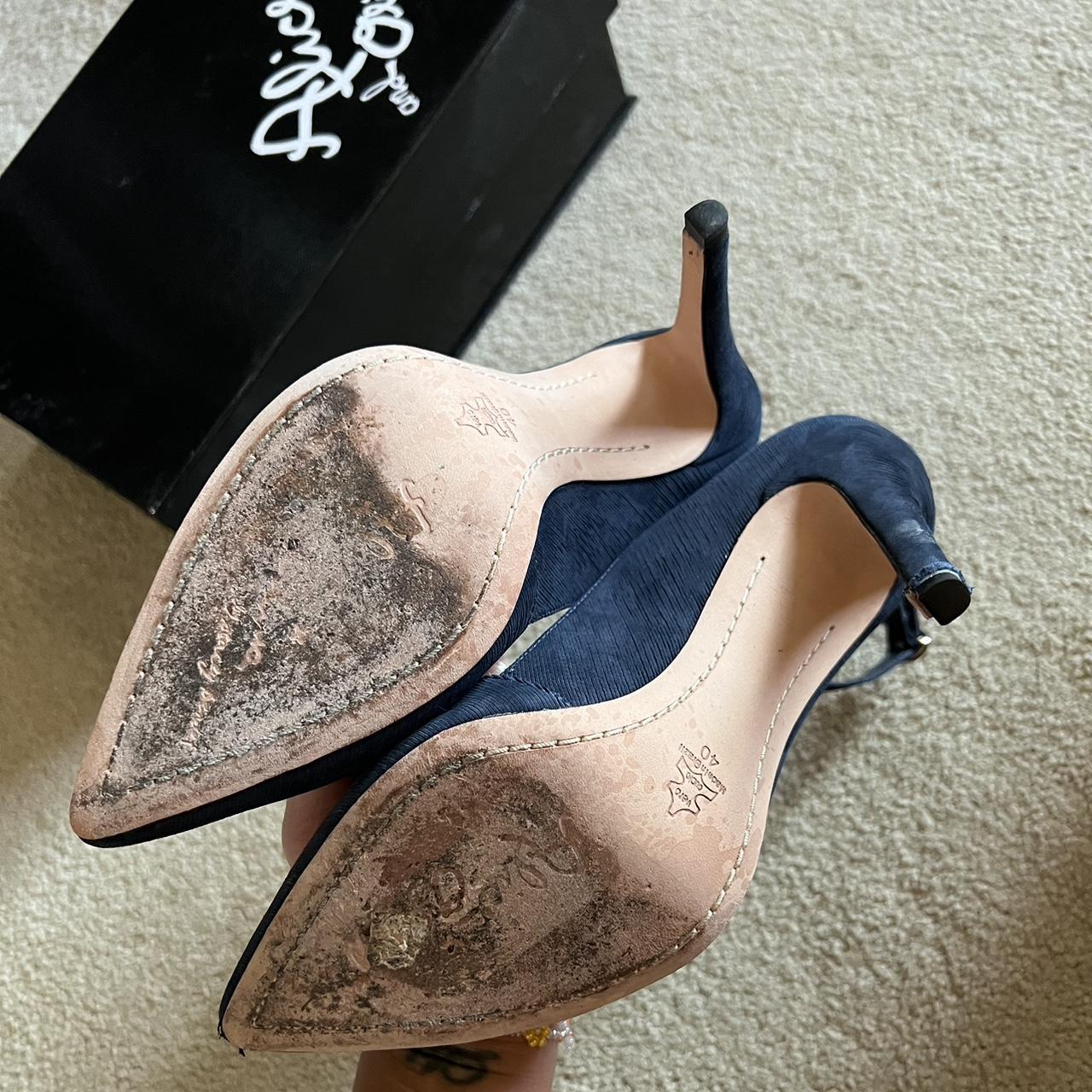 alice + olivia Women's Navy Courts | Depop