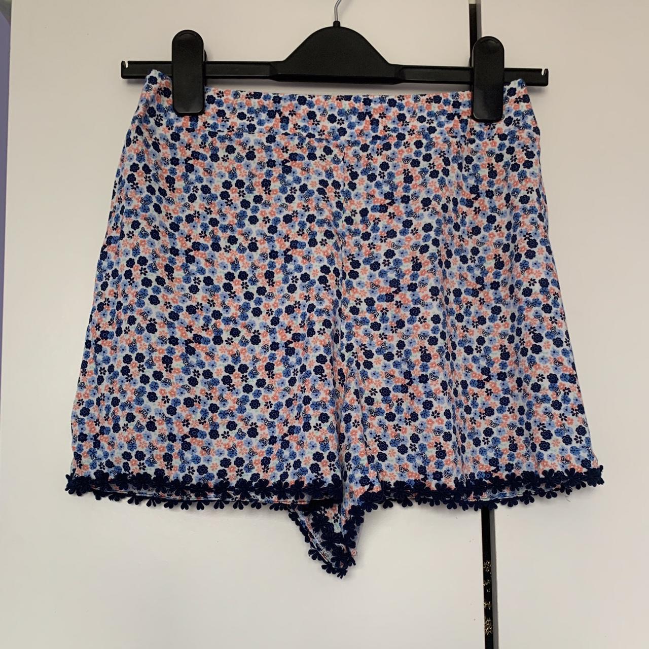 Blue and peach floral new look flowy shorts Loose... - Depop
