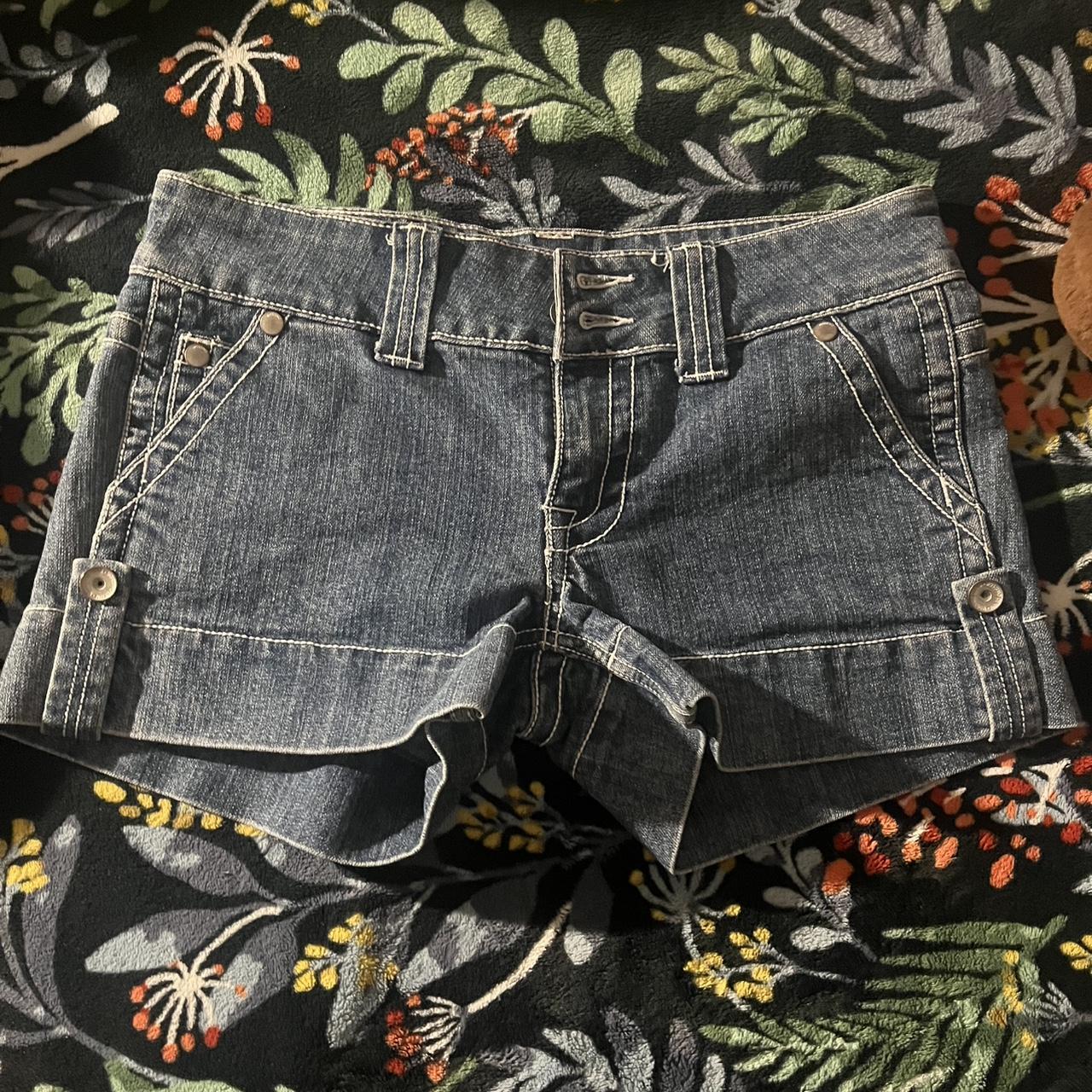 super cute low rise shorts🌟 size 7 - in great... | Depop