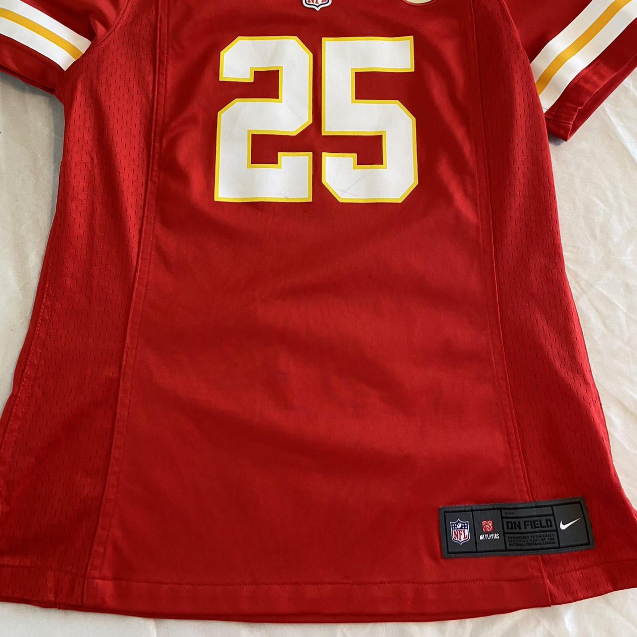 NFL Men's Red and Yellow T-shirt | Depop