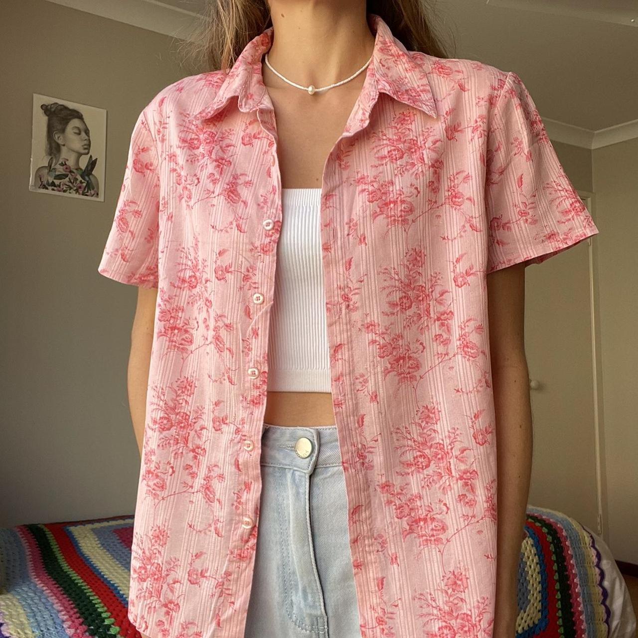 🌸 Pink button up 🌸 Light weight baby pink collared... - Depop