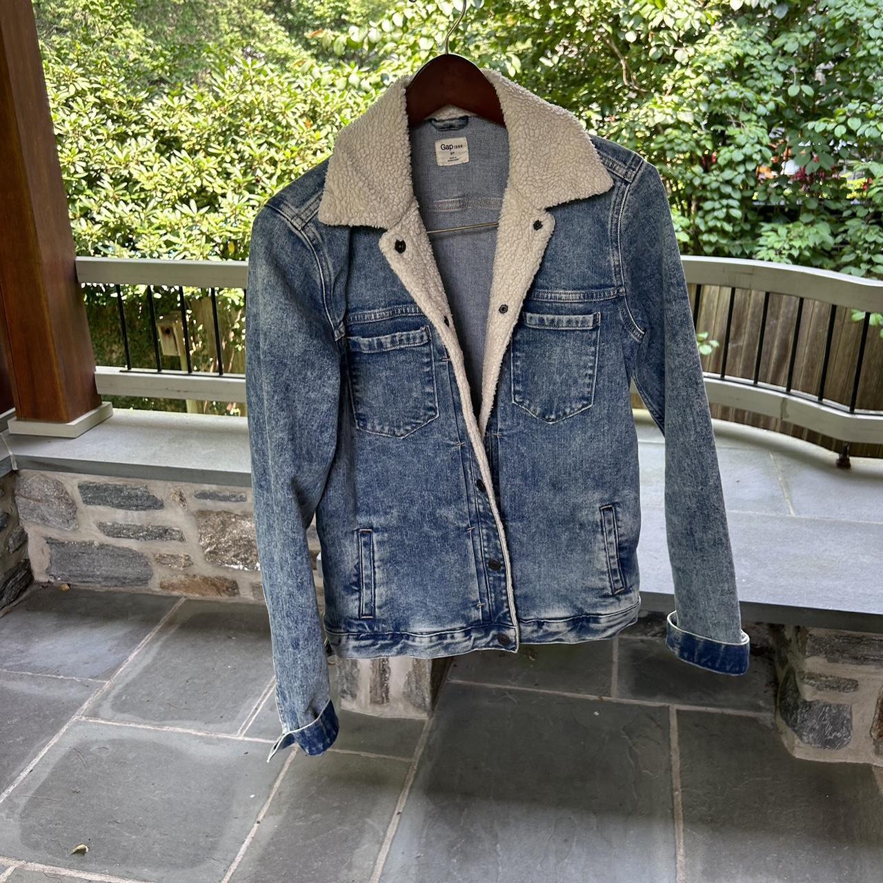 Gap fur-lined denim jacket — Size S (model is 6’3”... - Depop