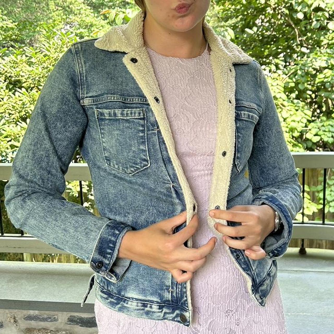 Gap fur-lined denim jacket — Size S (model is 6’3”... - Depop