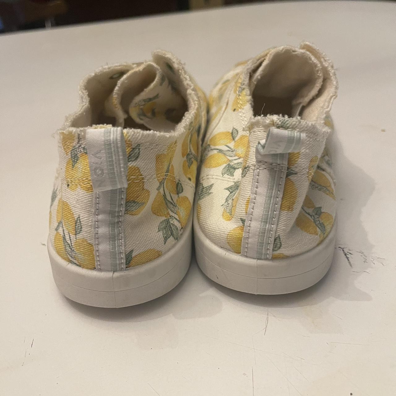 Vionic Women's White and Yellow Trainers | Depop