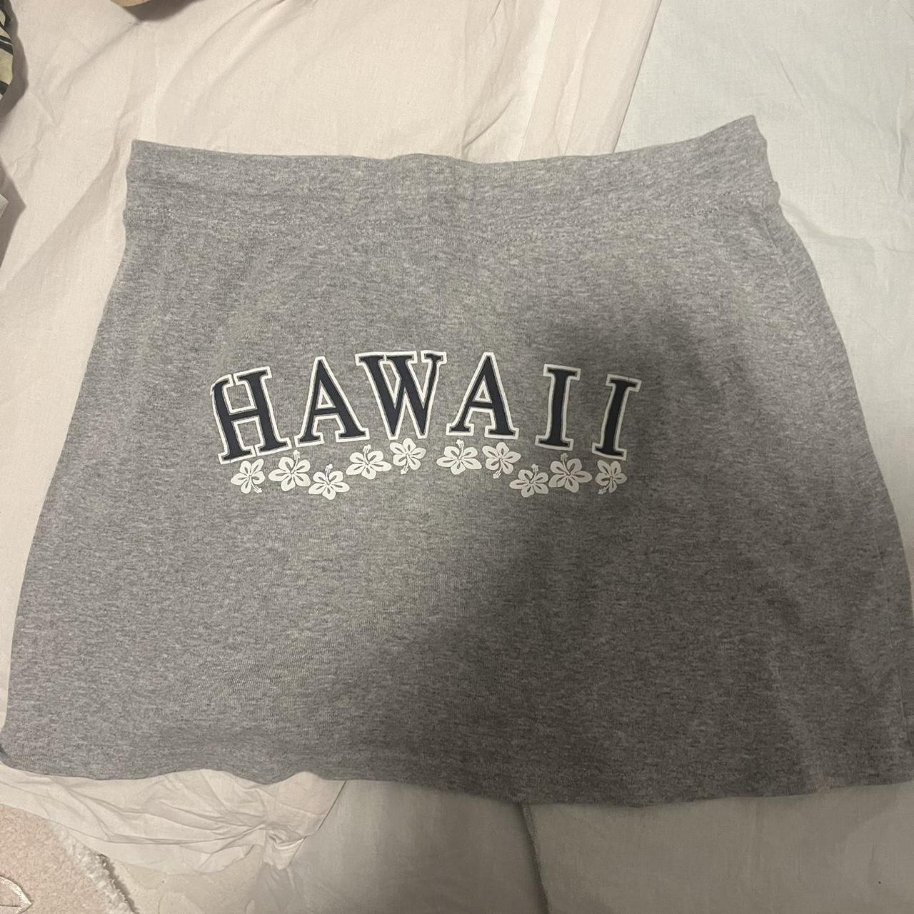 cutest gray hawaii skirt so comfy is a kids large... - Depop