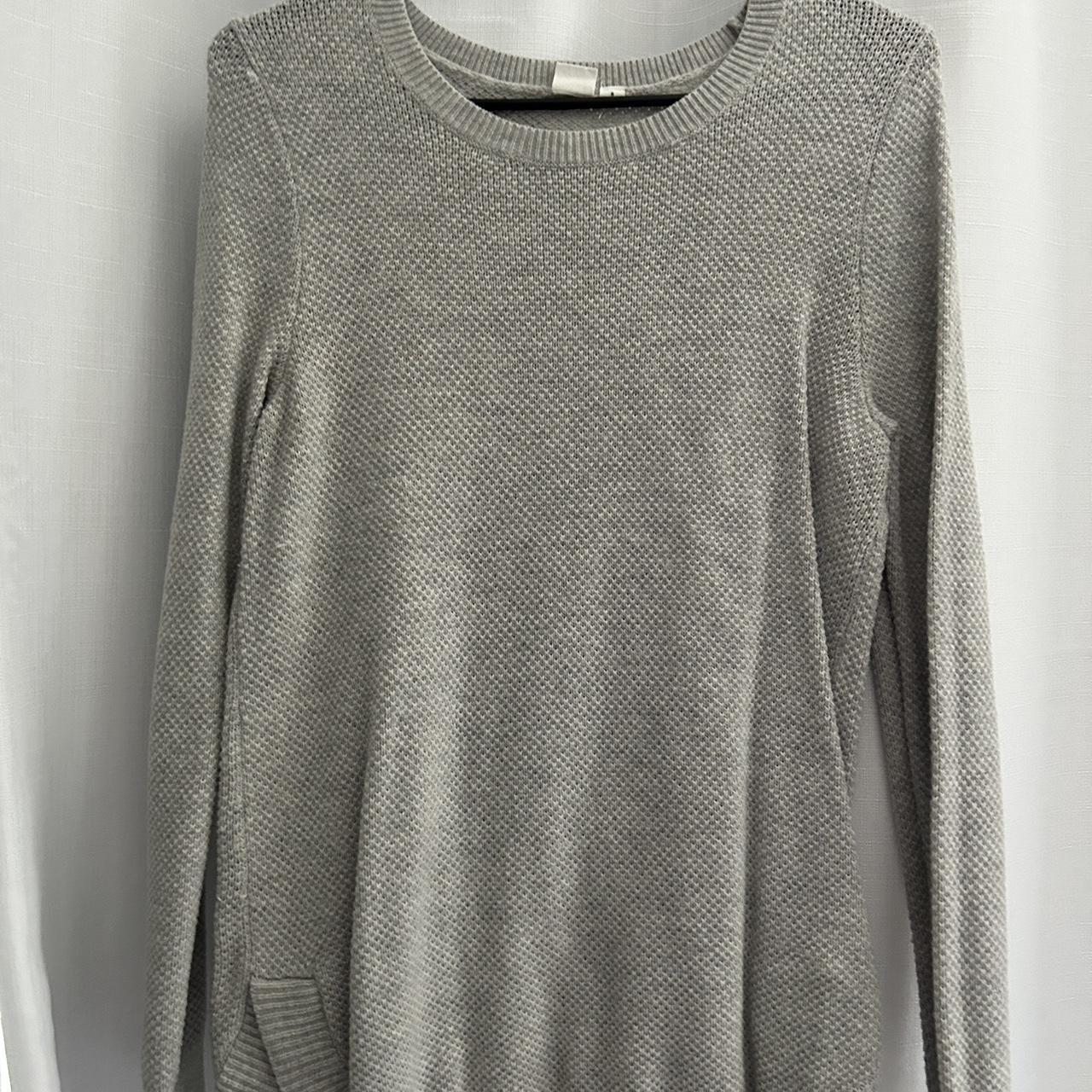 light gray gap sweater light and so comfy - Depop