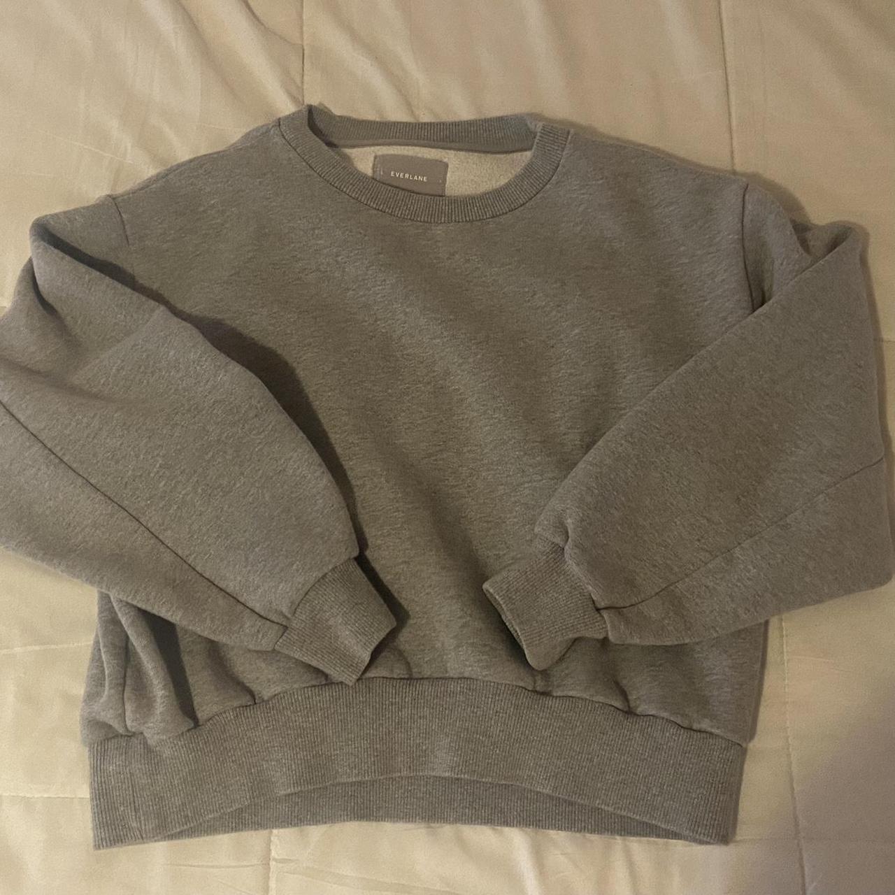 repop! - Everlane Gray Cropped Crewneck Size S rlly... - Depop