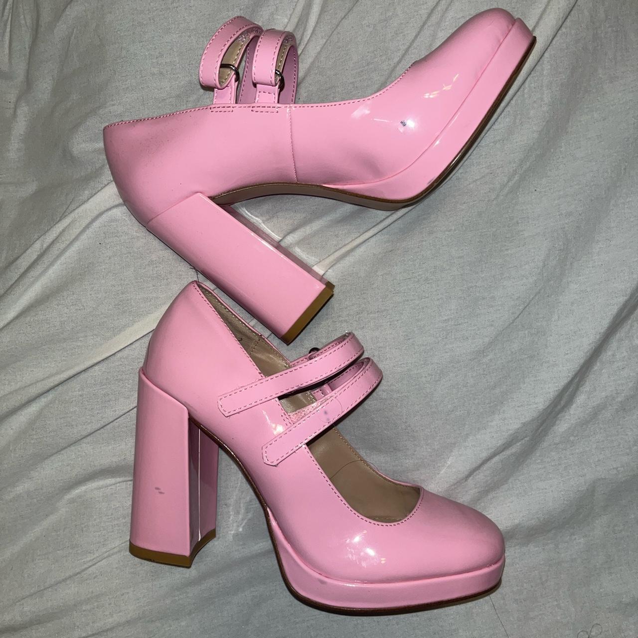 Steve Madden Women's Pink Courts | Depop