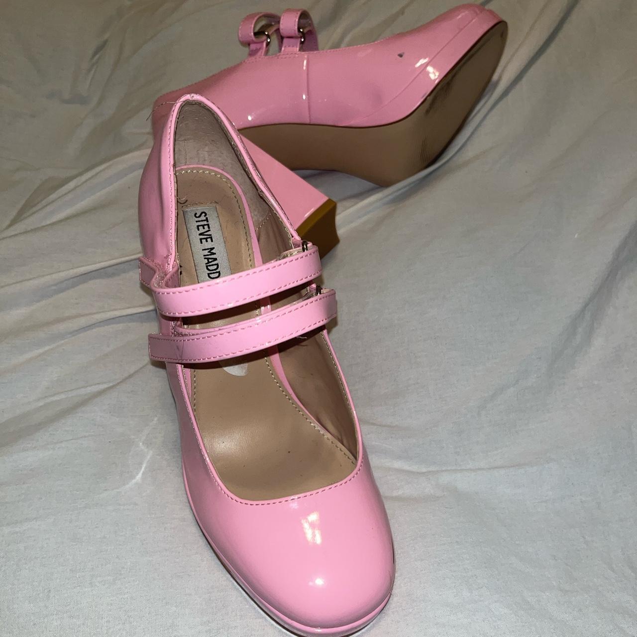 Steve Madden Women's Pink Courts | Depop
