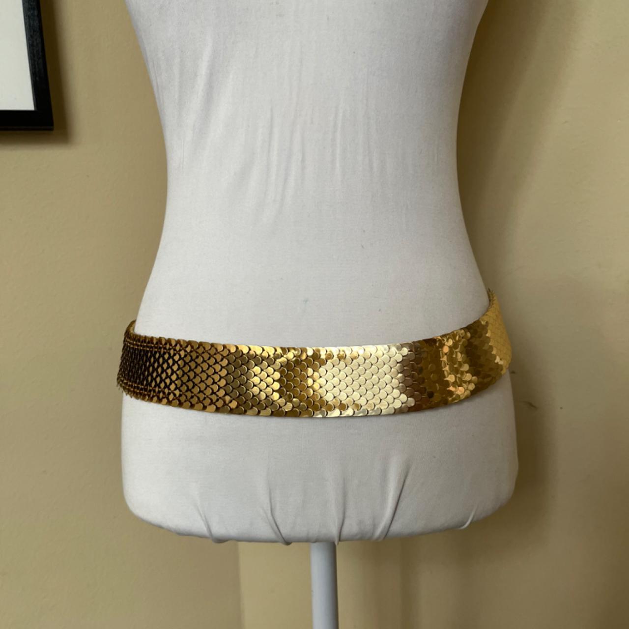 gold metal belt with flower buckle. stretchy - Depop