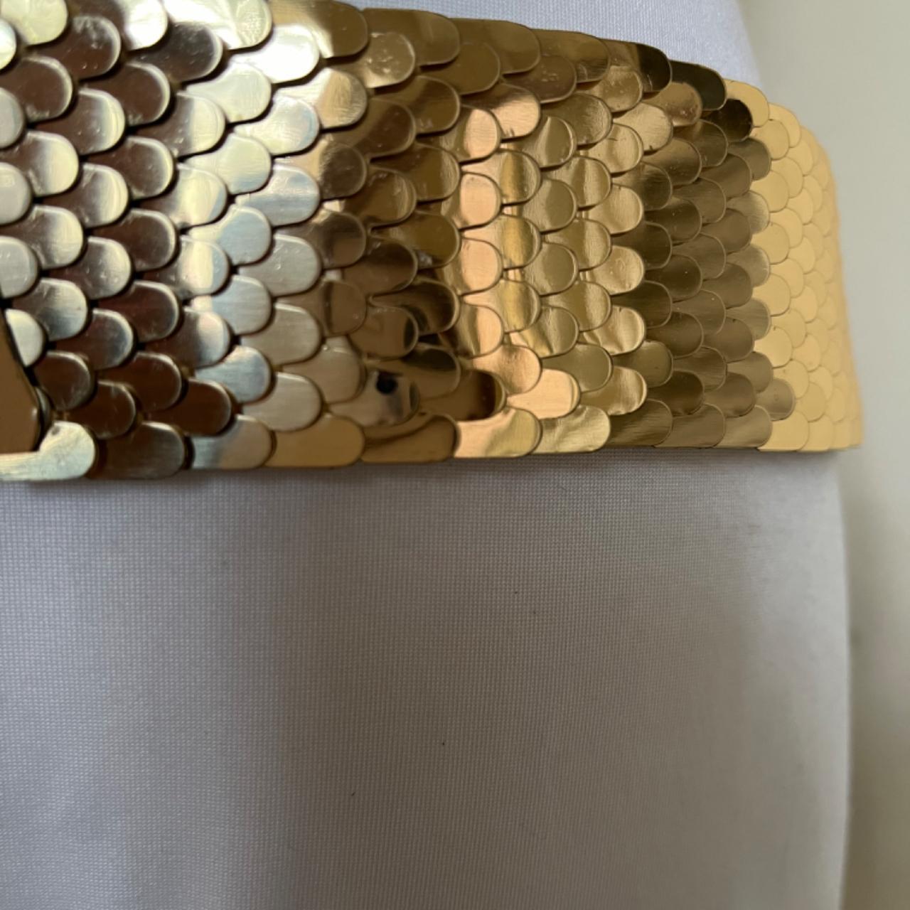 gold metal belt with flower buckle. stretchy - Depop