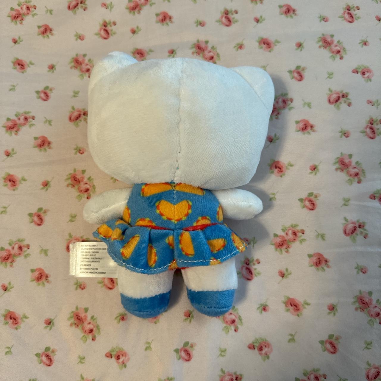 Hello Kitty taco mini plush - Depop