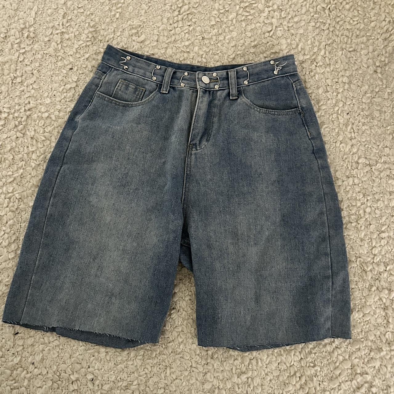 perfect length jorts! best fit size 8 for a bit... - Depop