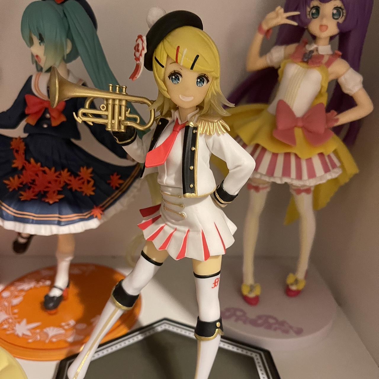 Selling my Rin figure as i need space for new... - Depop