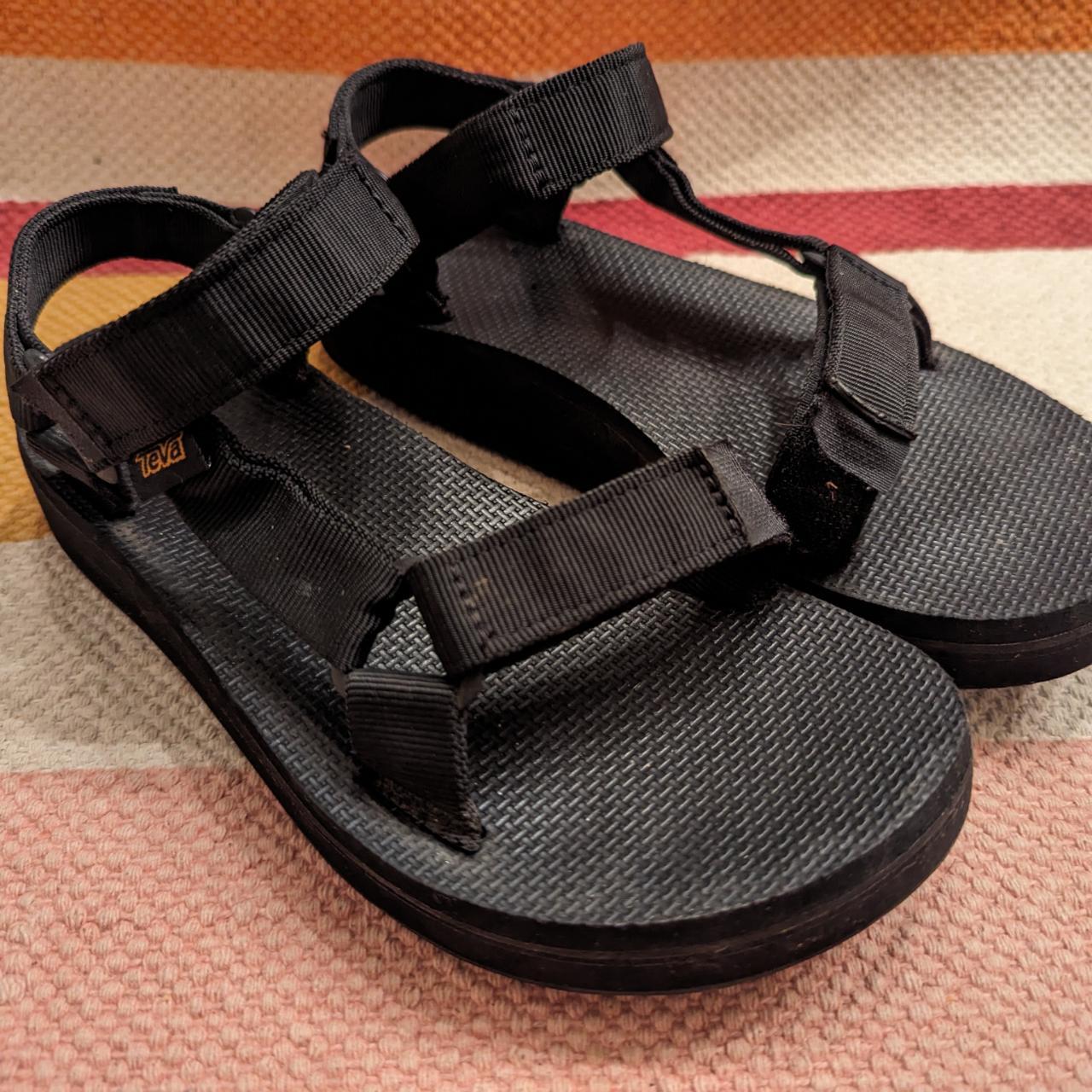 Black Tevas Size: 6 - Depop