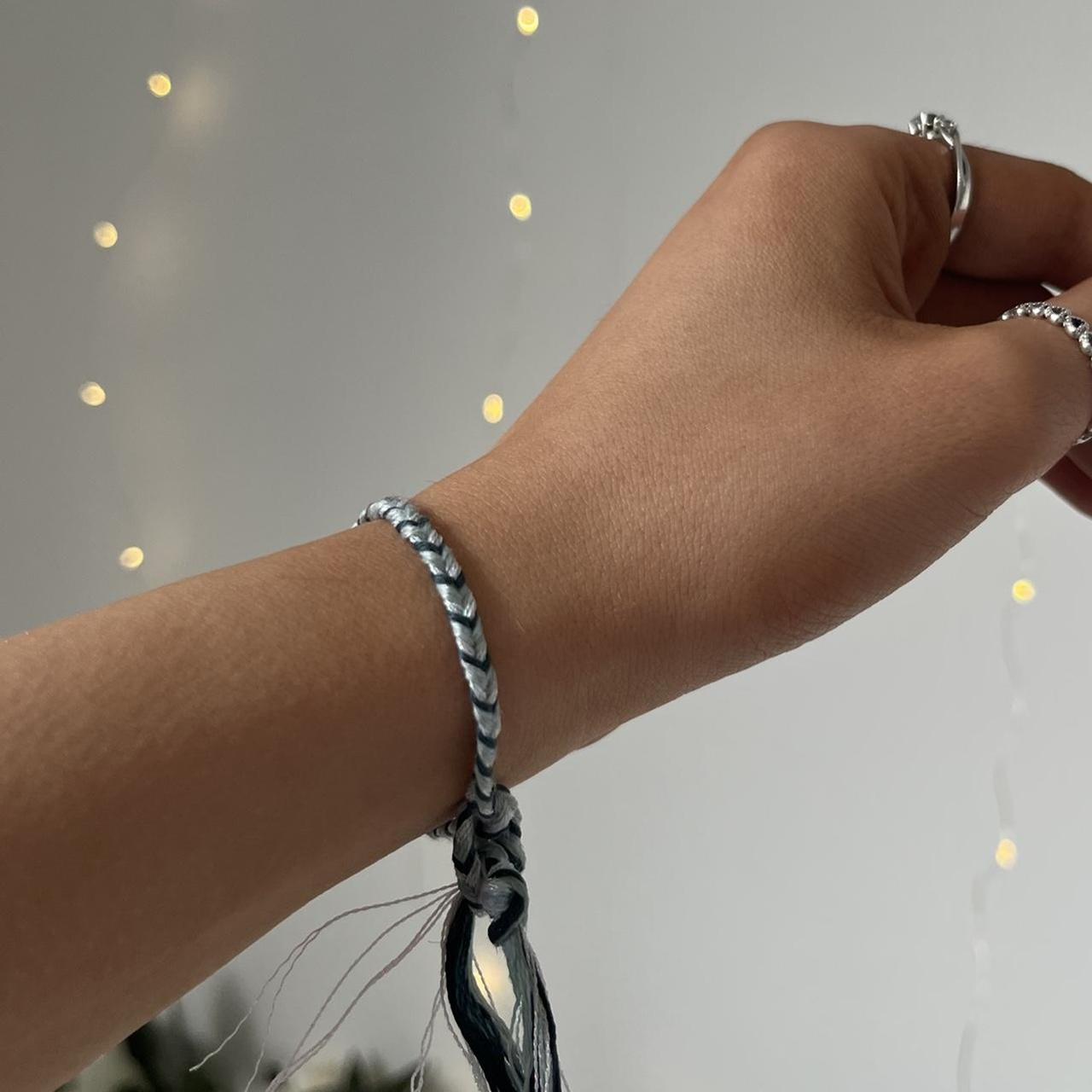 𝐻𝒶𝓃𝒹𝓂𝒶𝒹𝑒 𝒷𝓇𝒶𝒾𝒹𝑒𝒹 𝒸𝑜𝓇𝒹 𝒷𝓇𝒶𝒸𝑒𝓁𝑒𝓉 🐋🤍🐋 ♡ 𝟣𝟪𝒸𝓂 +... - Depop