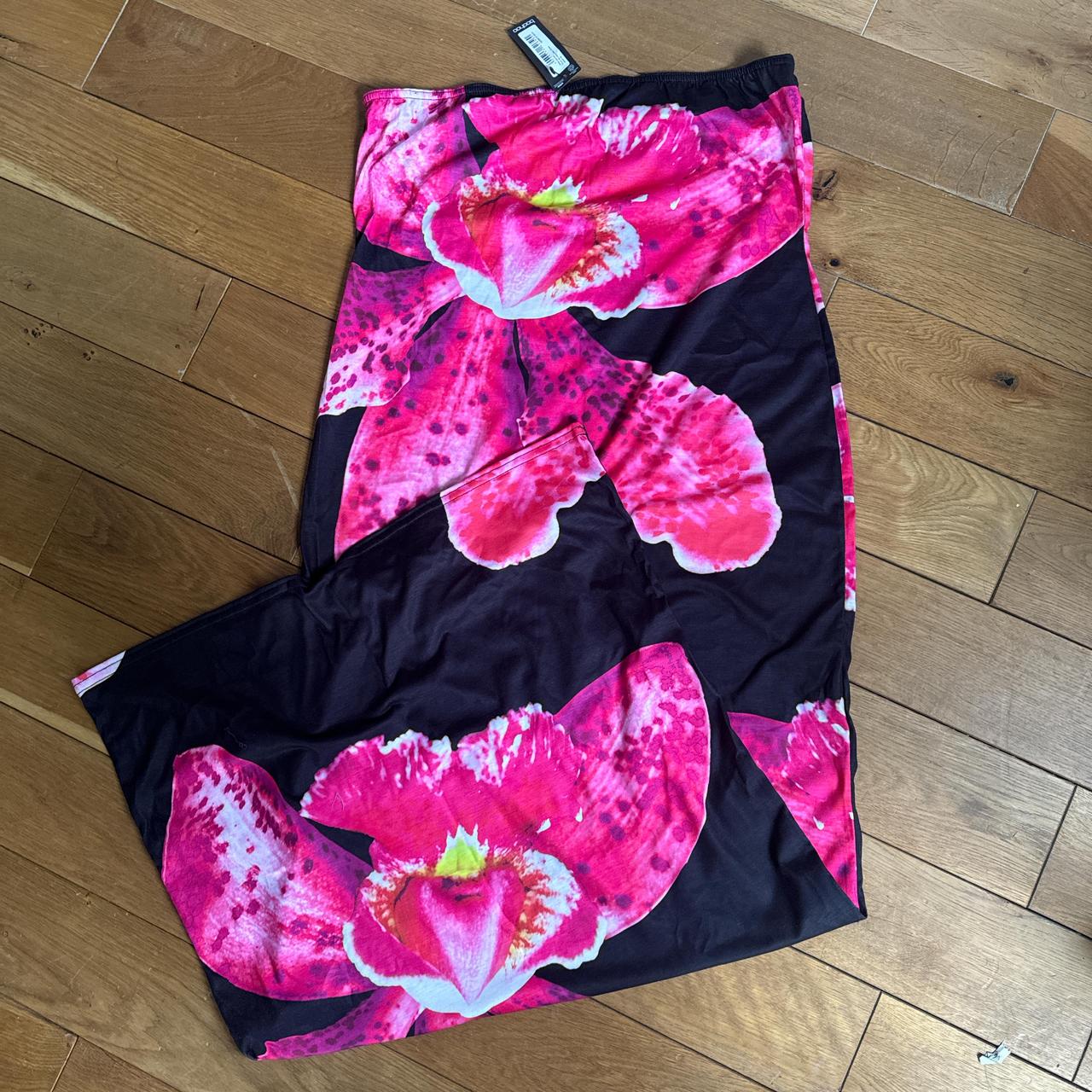 Boohoo maxi dress brand new with tags 🌸 - Depop