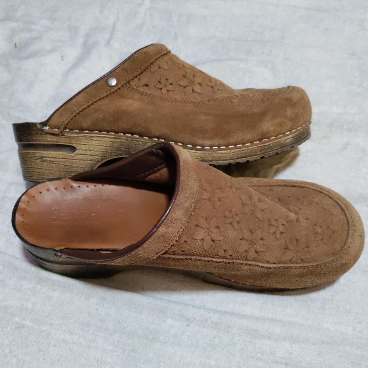 Super Comfortable Women's Tan Suede Floral Clogs By... - Depop