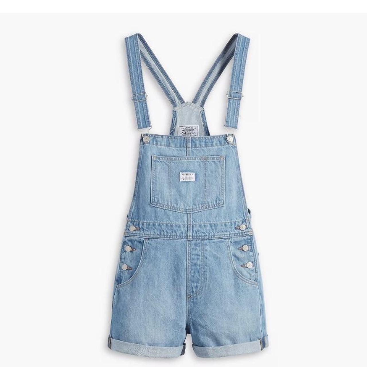 Levi shortalls Fits XS - Depop