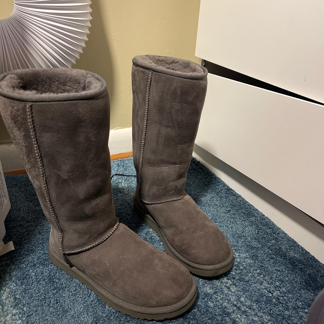 Grey uggs Little bit is staining on right inner part... - Depop