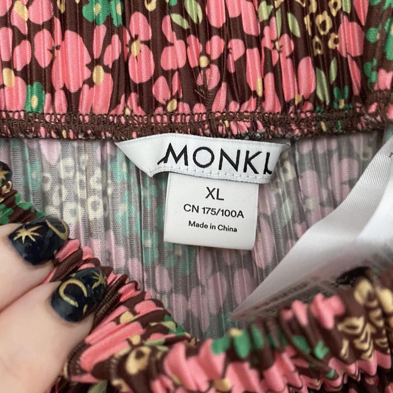 Monki midi floral pleated skirt, XL #monki... - Depop