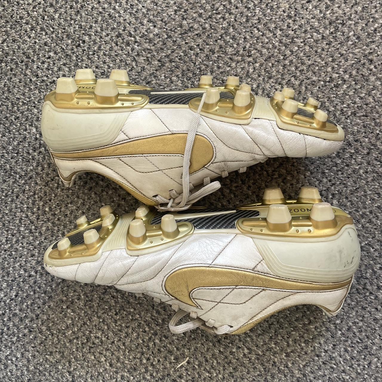 NIKE R10 TIEMPOS 2005 VERY RARE warn however in... - Depop