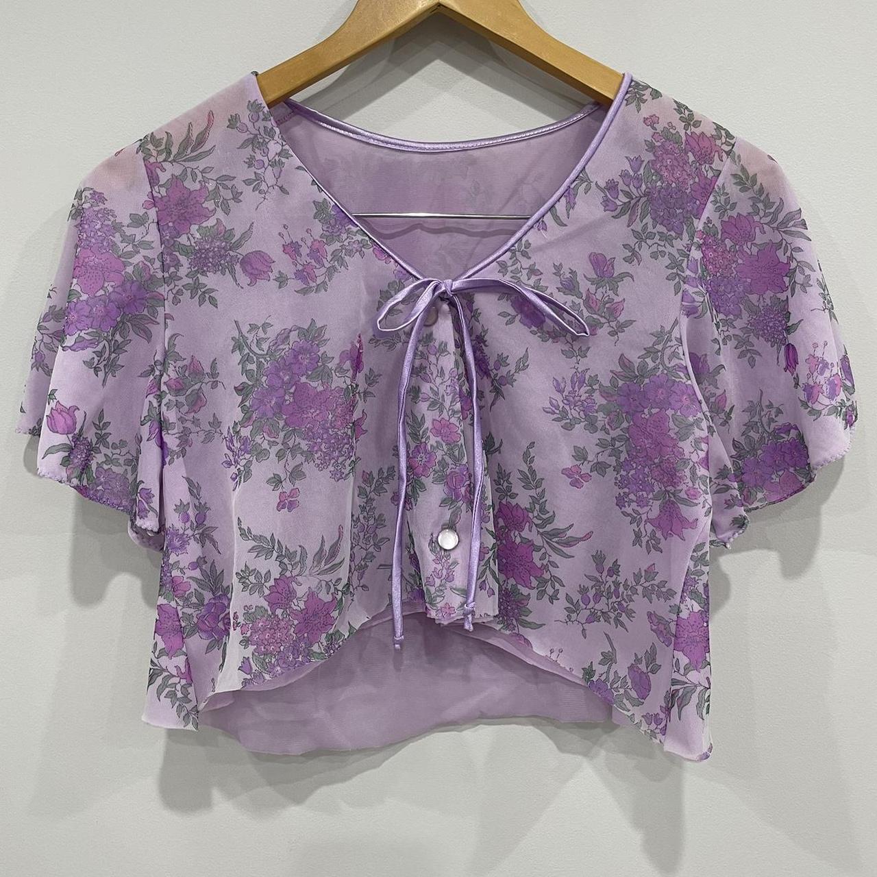 vintage cropped lavender flowery flowy top size... - Depop