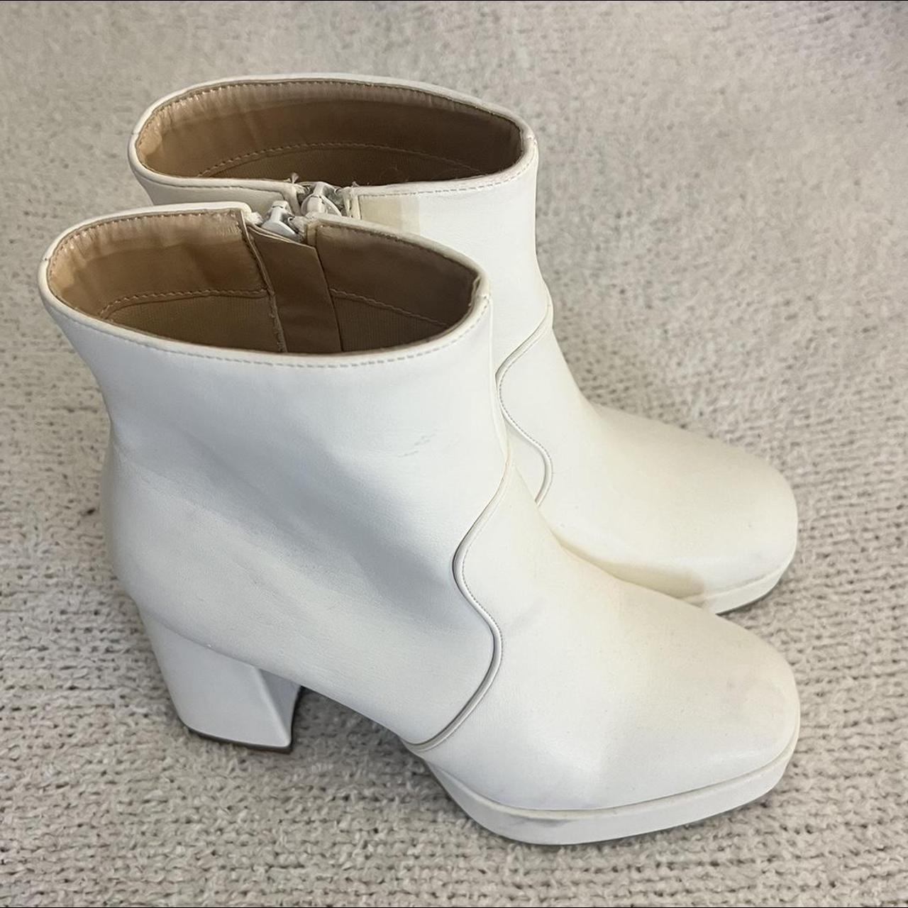 WHITE PLATFORM BOOTS - Depop