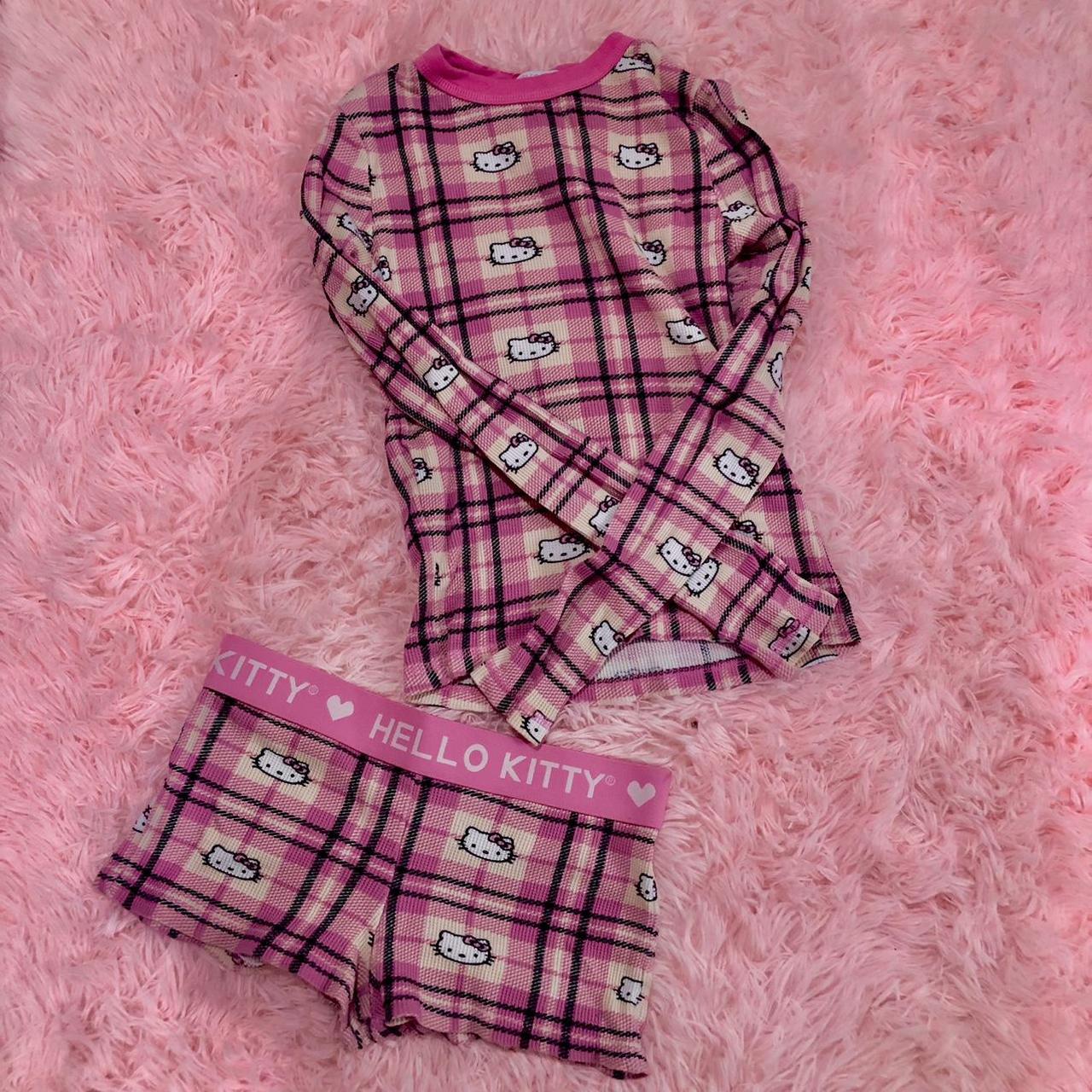 hello kitty pajama set fits like xs #affliction... - Depop
