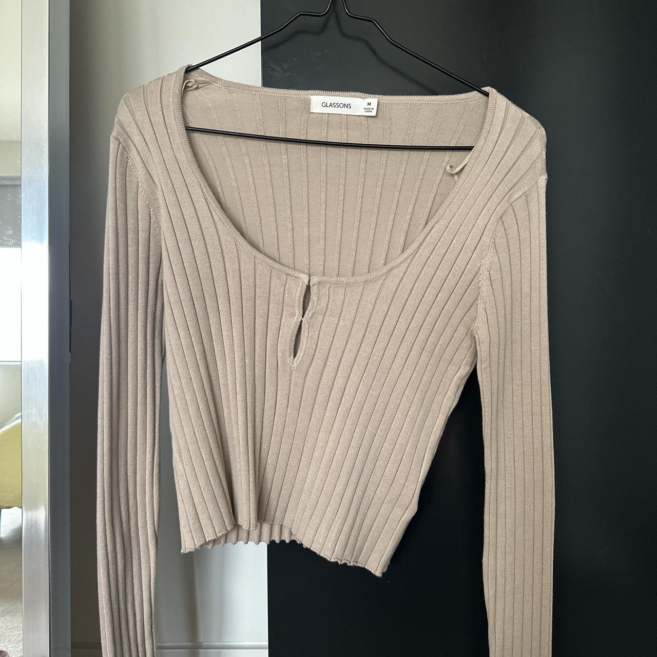 Glassons cute knit top Size medium - Depop