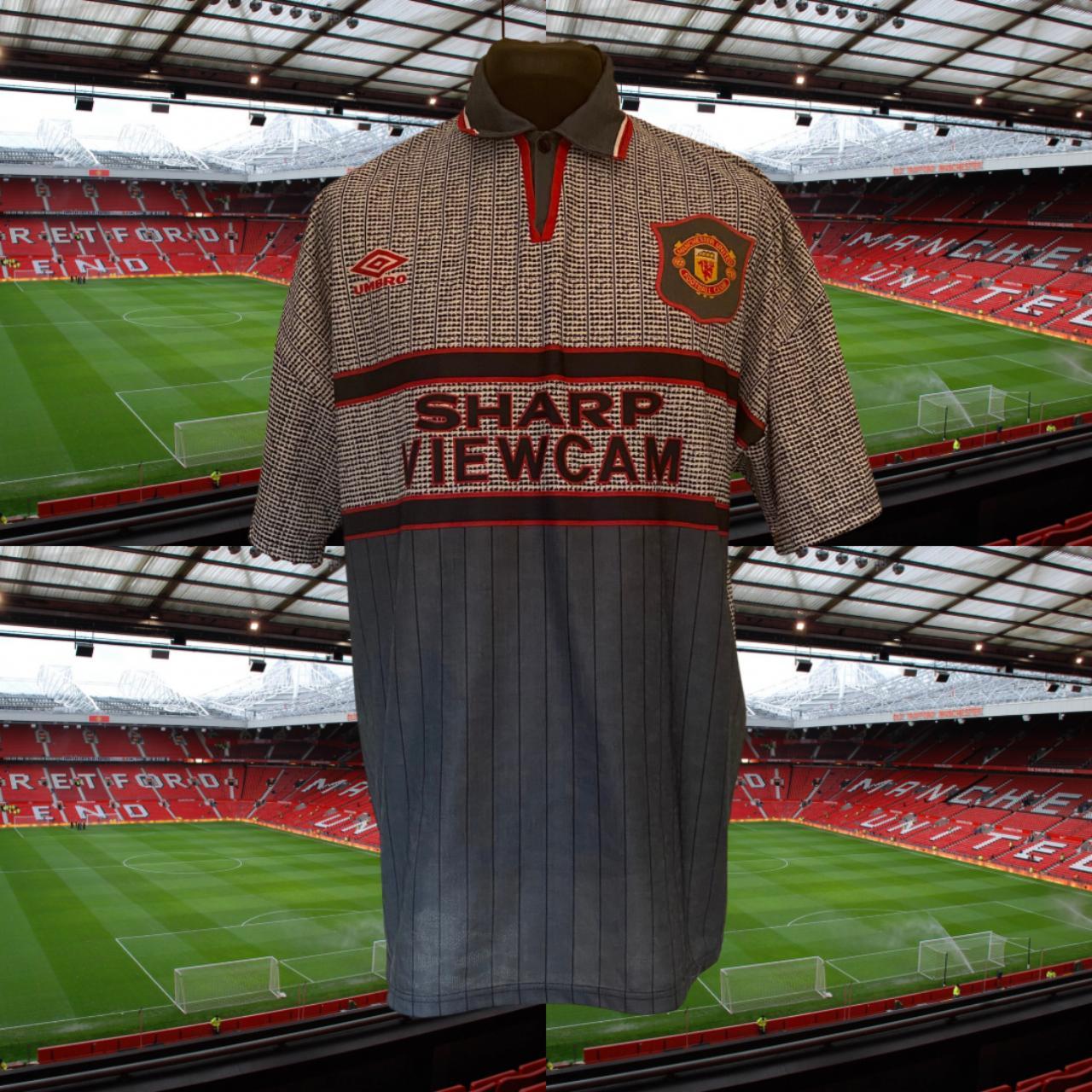 MANCHESTER UNITED 1995-96 AWAY FOOTBALL SHIRT Size:... - Depop