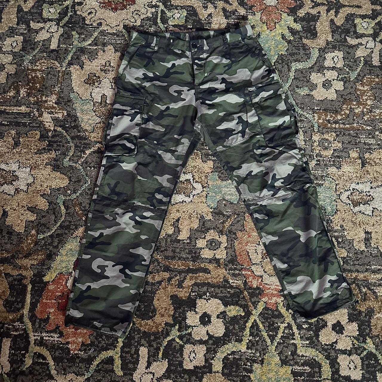 Green camouflage army fatigue cargo pants size 34 In... - Depop