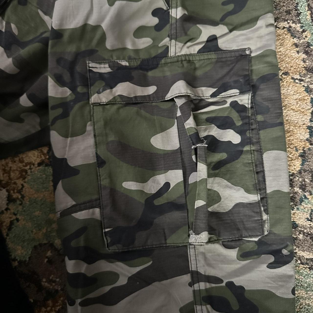 Green camouflage army fatigue cargo pants size 34 In... - Depop