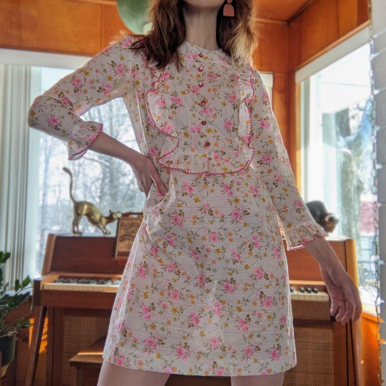 Vintage 60s 70s mini dress. This little dress... - Depop