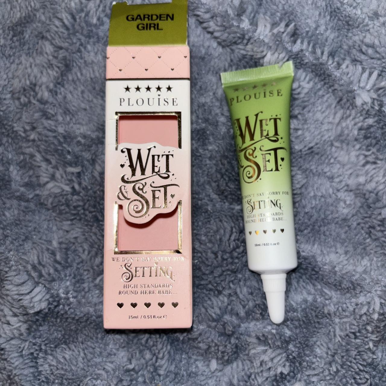 Plouise Wet & Set Eyeshadow Base. In the shade... - Depop