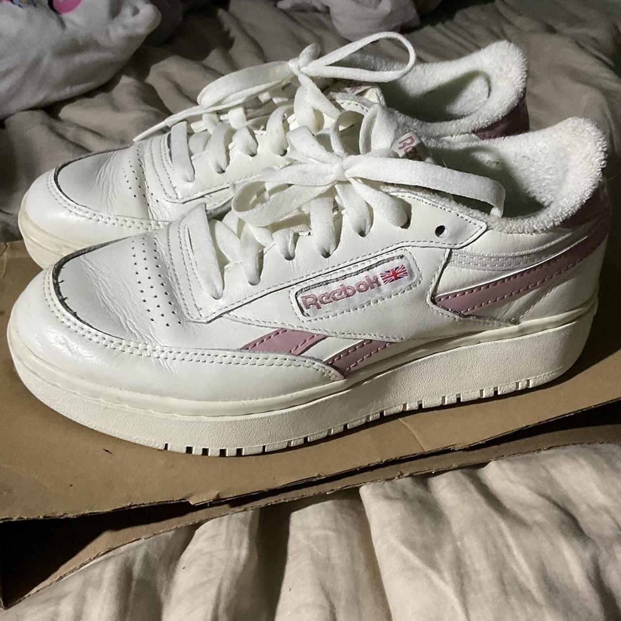 Reebok Women's White and Pink Trainers | Depop