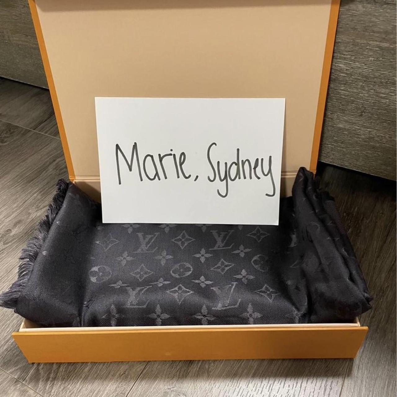 LOUIS VUITTON Monogram Shawl/Scarf Excellent... - Depop
