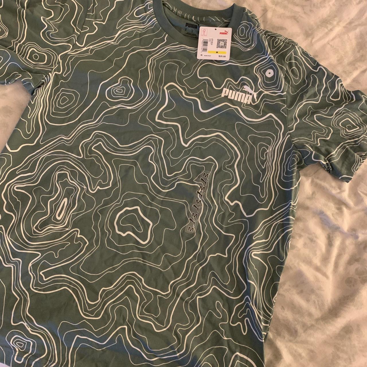 men's medium t shirt from America - Depop