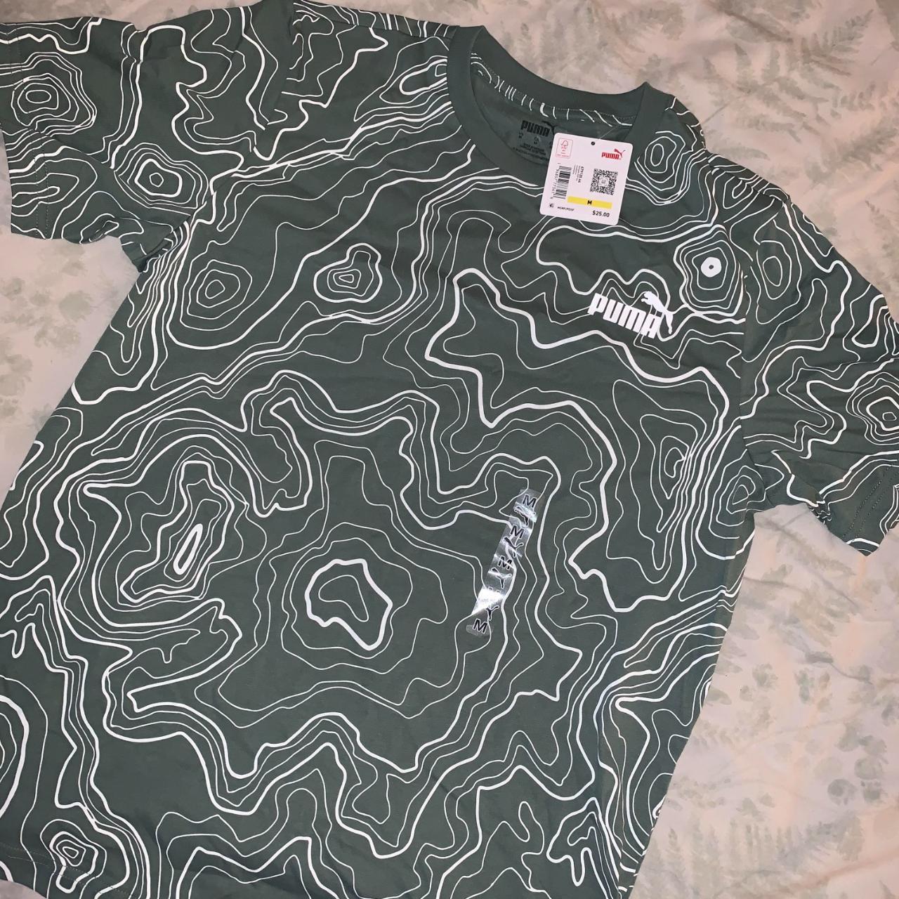 men's medium t shirt from America - Depop
