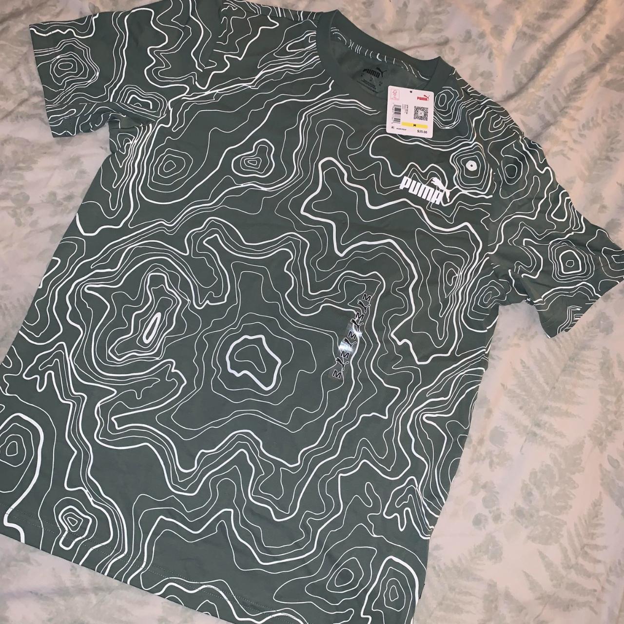 men's medium t shirt from America - Depop