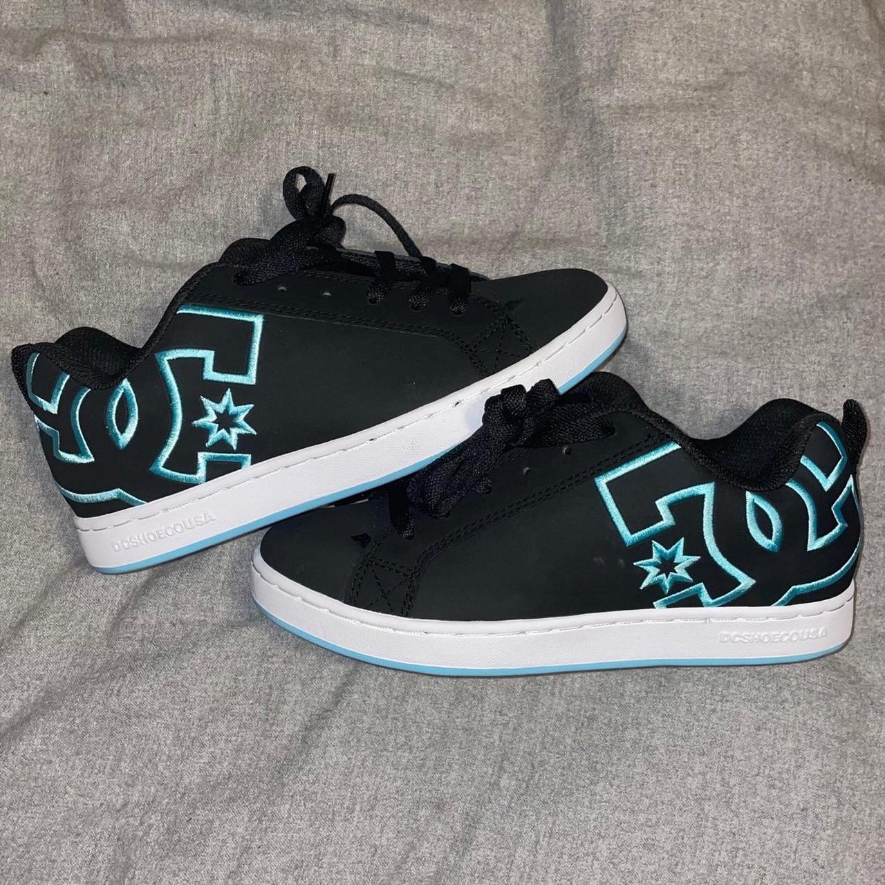 dc shoes court graffik skater sneakers women’s size... - Depop