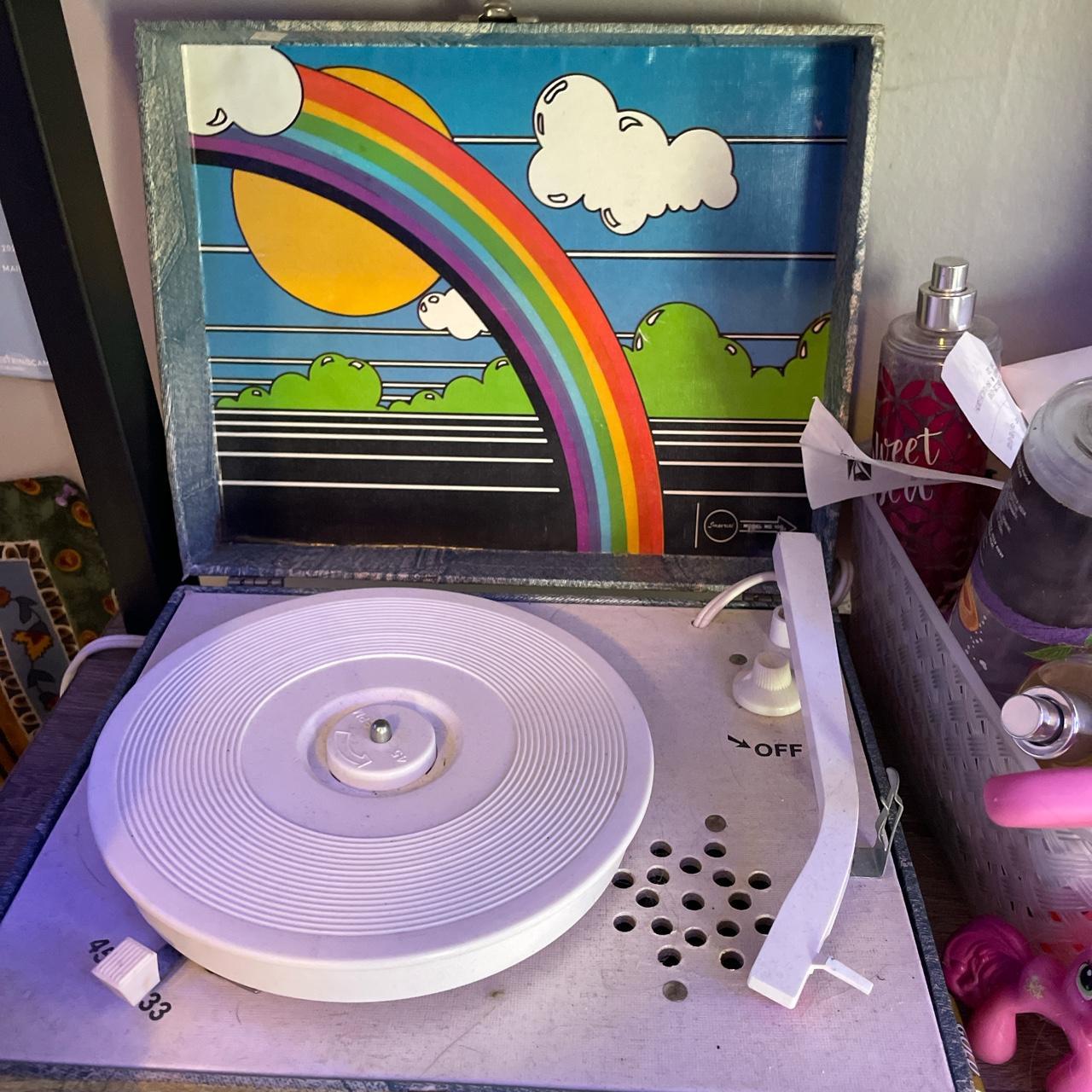 Cute little record player! Works!! - Depop