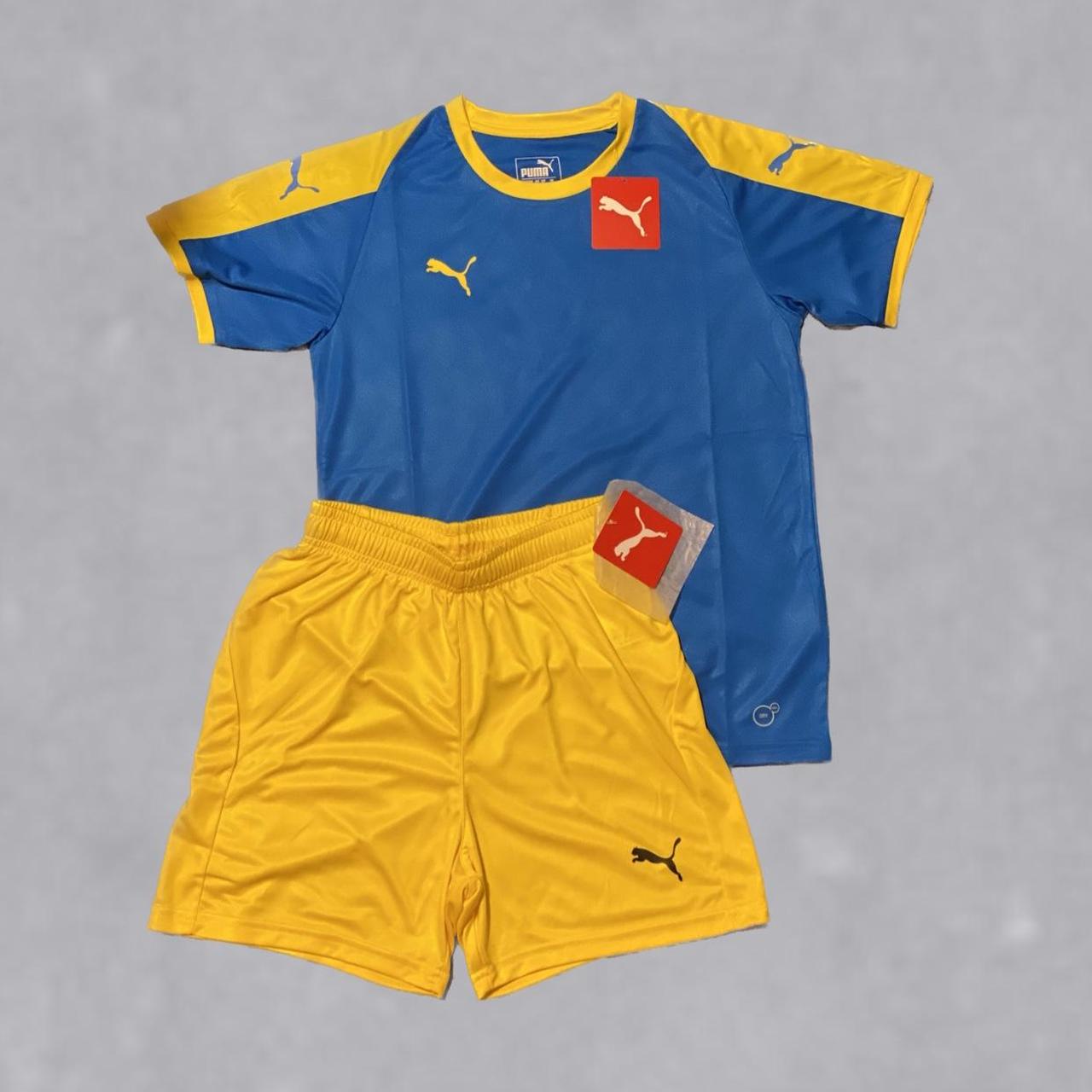 Puma Football Training Kit Bought as a present but... - Depop