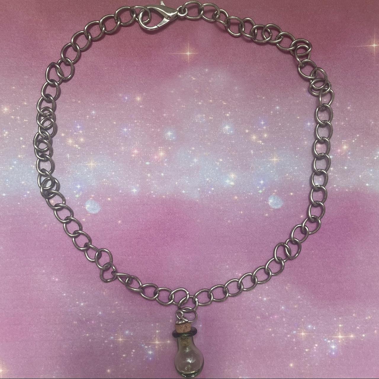 Poison Chain Necklace💚 This is handmade by me! 22-24... - Depop