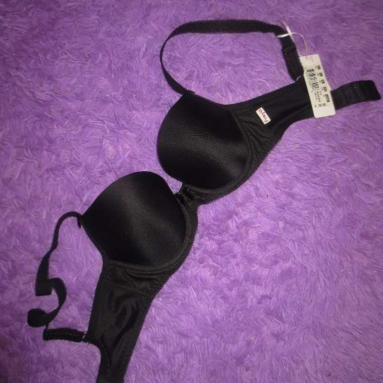 Freya Women's Deco UW Molded Plunge Bra (UK 28B, EU... - Depop